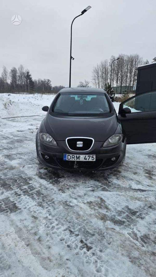 Black SEAT Altea 2004 in Kaunas, with an engine capacity of 2.00 L and mileage of 310 thousand km for 1499 €, photo 8 on AUTOMOTO.COM.LV