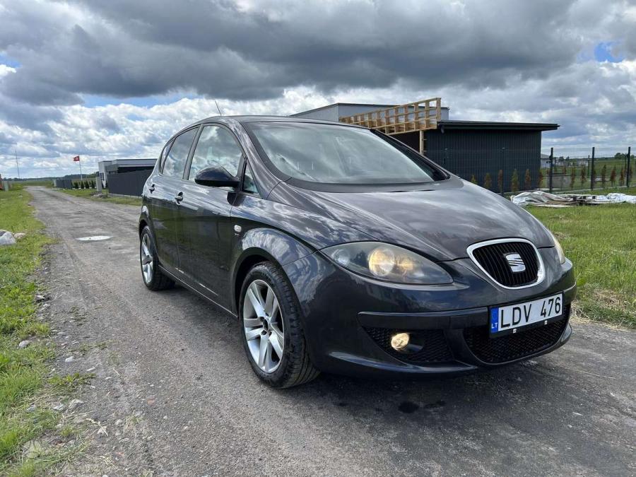 Melns SEAT Altea 2004 Šauļi, ar dzinēja tilpumu 2.00 L un nobraukumu 249 tūkst. km par 1750 €, foto 3 vietnē AUTOMOTO.COM.LV