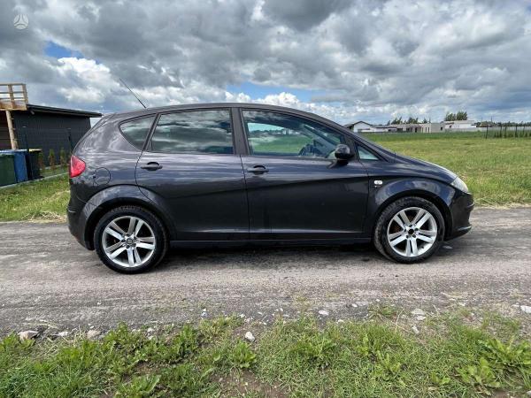 Melns SEAT Altea 2004 Šauļi, ar dzinēja tilpumu 2.00 L un nobraukumu 249 tūkst. km par 1750 €, foto 3 vietnē AUTOMOTO.COM.LV