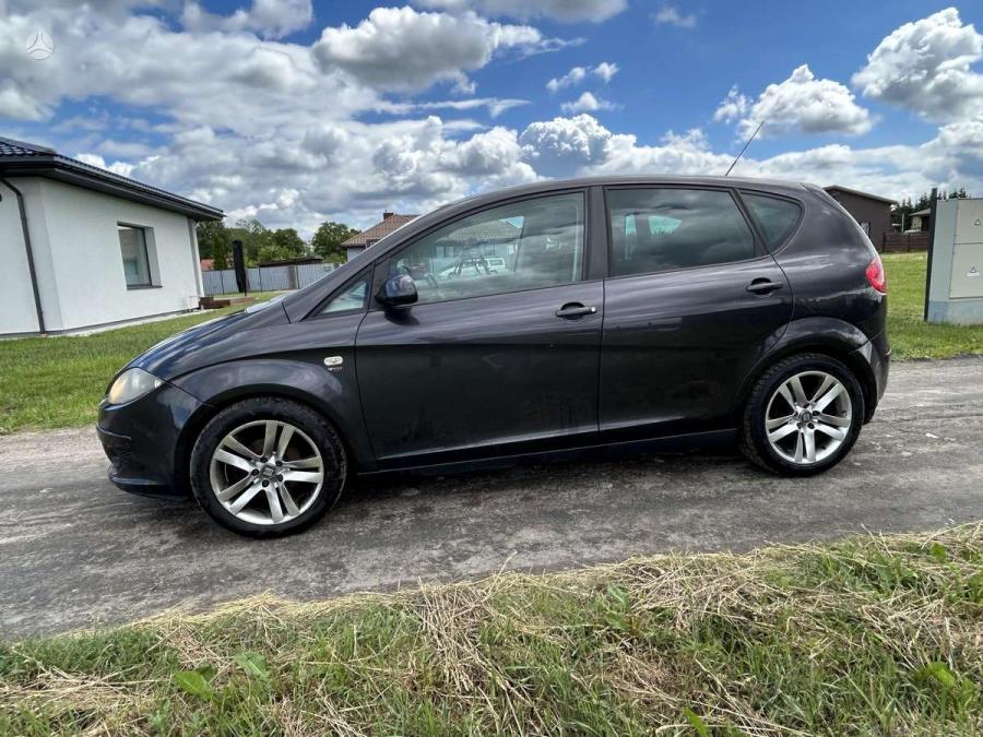 Melns SEAT Altea 2004 Šauļi, ar dzinēja tilpumu 2.00 L un nobraukumu 249 tūkst. km par 1750 €, foto 7 vietnē AUTOMOTO.COM.LV