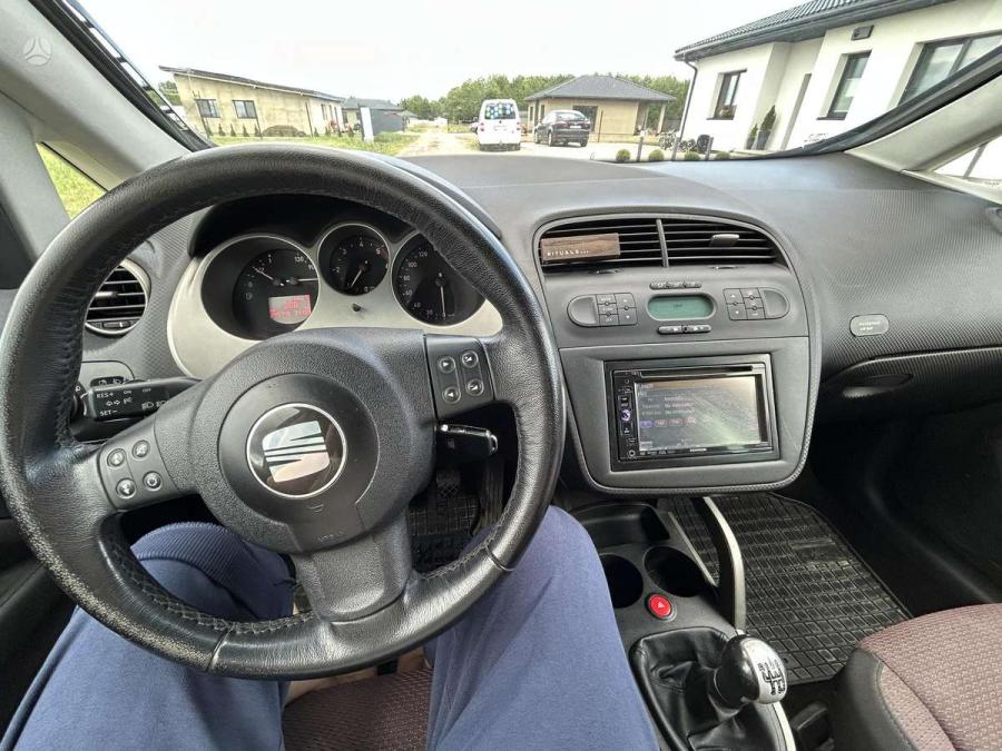 Melns SEAT Altea 2004 Šauļi, ar dzinēja tilpumu 2.00 L un nobraukumu 249 tūkst. km par 1750 €, foto 9 vietnē AUTOMOTO.COM.LV