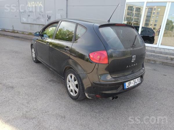 Melns SEAT Altea 2005 Rīga, ar dzinēja tilpumu 2.00 L un nobraukumu 392 tūkst. km par 1350 €, foto 3 vietnē AUTOMOTO.COM.LV