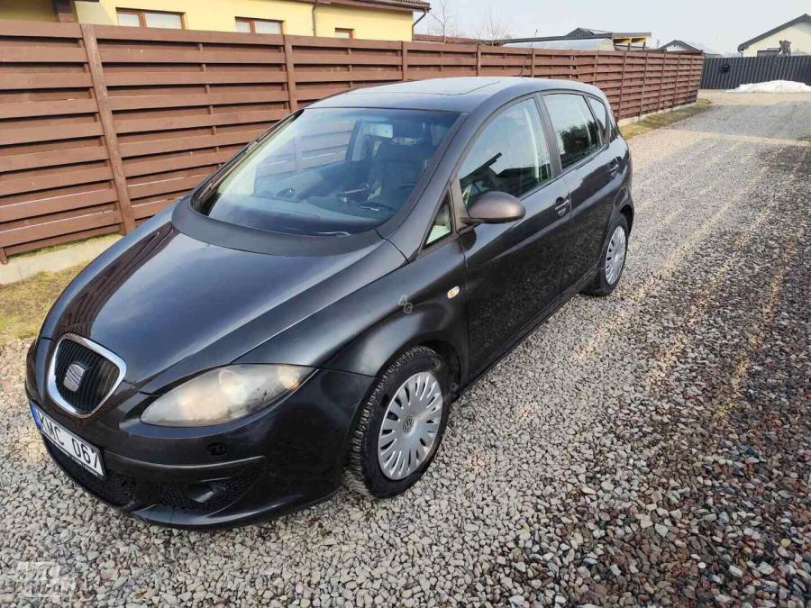 Black SEAT Altea 2005 in Kretinga, with an engine capacity of 2.00 L and mileage of 284 thousand km for 1350 €, photo 1 on AUTOMOTO.COM.LV