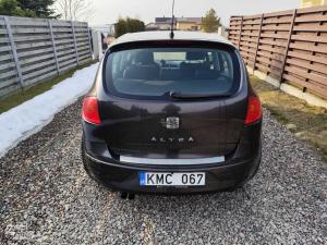 Black SEAT Altea 2005 in Kretinga, with an engine capacity of 2.00 L and mileage of 284 thousand km for 1350 €, photo 5 on AUTOMOTO.COM.LV