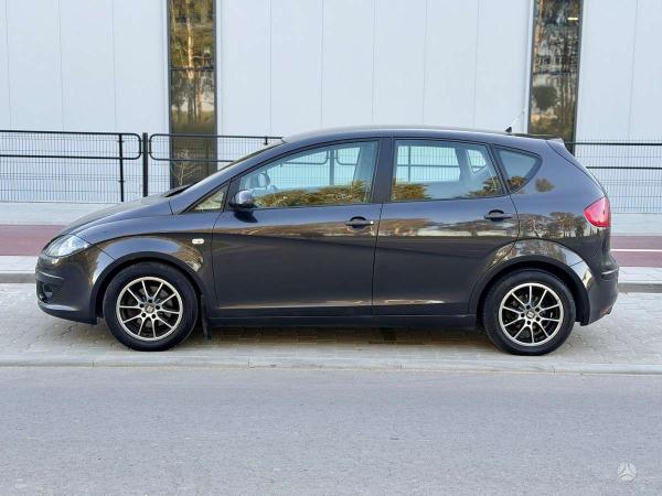 Black SEAT Altea 2005 in Vilnius, with an engine capacity of 1.90 L and mileage of 227 thousand km for 1350 €, photo 4 on AUTOMOTO.COM.LV