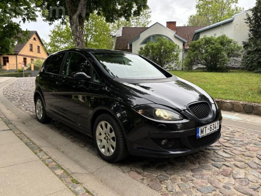 Black SEAT Altea 2006 in Kuldiga, with an engine capacity of 2.00 L and mileage of 267 thousand km for 4800 €, photo 4 on AUTOMOTO.COM.LV