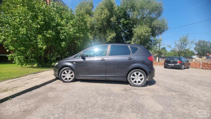 Melns SEAT Altea 2006 Šauļi, ar dzinēja tilpumu 1.90 L un nobraukumu 300 tūkst. km par 1000 €, foto 1 vietnē AUTOMOTO.COM.LV