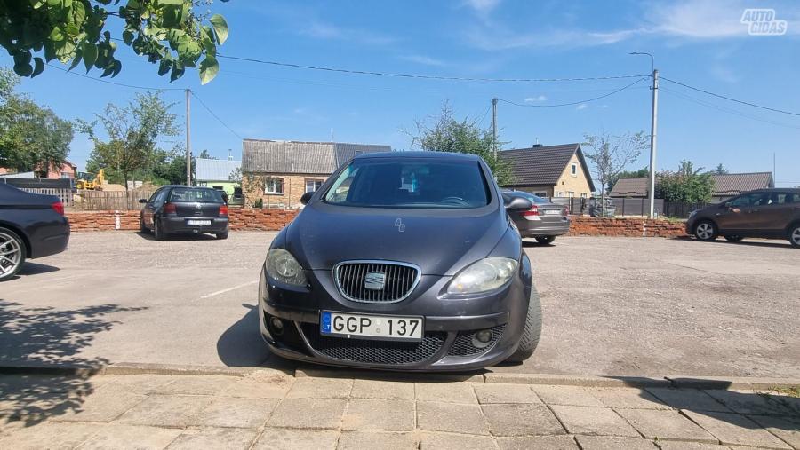 Melns SEAT Altea 2006 Šauļi, ar dzinēja tilpumu 1.90 L un nobraukumu 300 tūkst. km par 1000 €, foto 5 vietnē AUTOMOTO.COM.LV