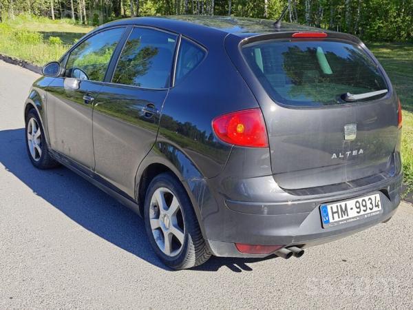 Melns SEAT Altea 2006 Rīga, ar dzinēja tilpumu 2.00 L un nobraukumu 350 tūkst. km par 500 €, foto 7 vietnē AUTOMOTO.COM.LV