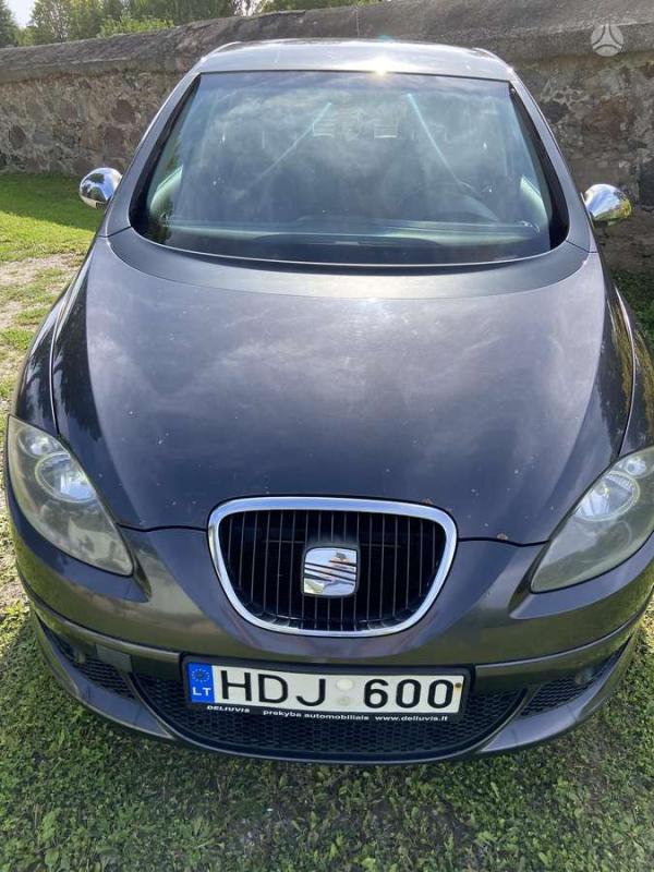 Black SEAT Altea 2006 in Pasvalys, with an engine capacity of 1.90 L and mileage of 299 thousand km for 1150 €, photo 3 on AUTOMOTO.COM.LV