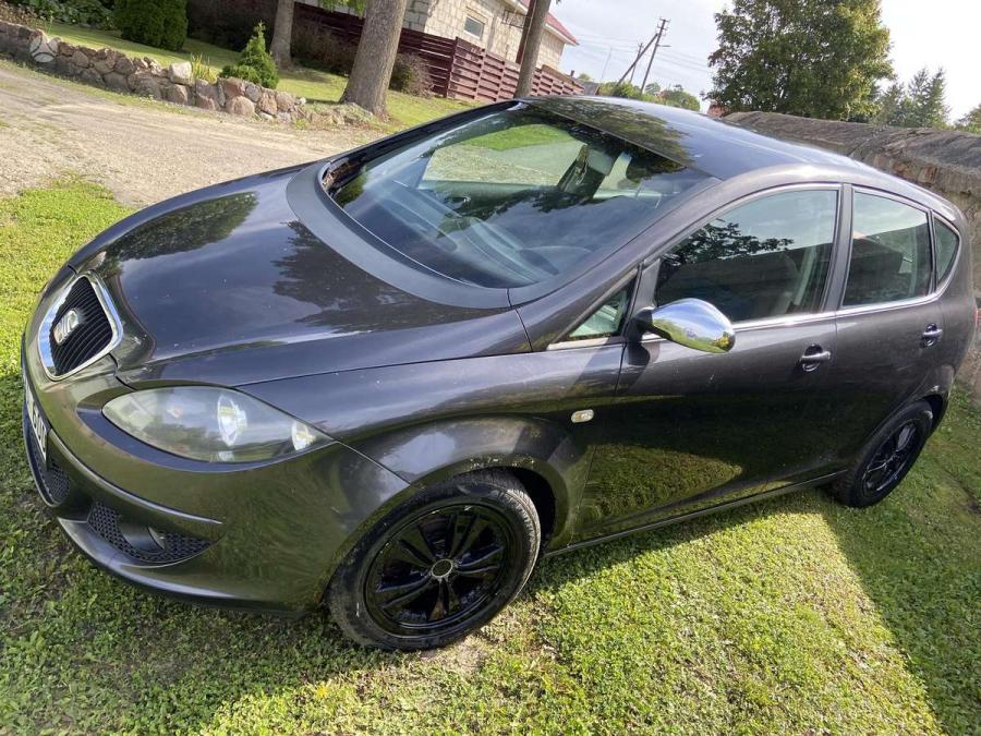 Black SEAT Altea 2006 in Pasvalys, with an engine capacity of 1.90 L and mileage of 299 thousand km for 1150 €, photo 4 on AUTOMOTO.COM.LV