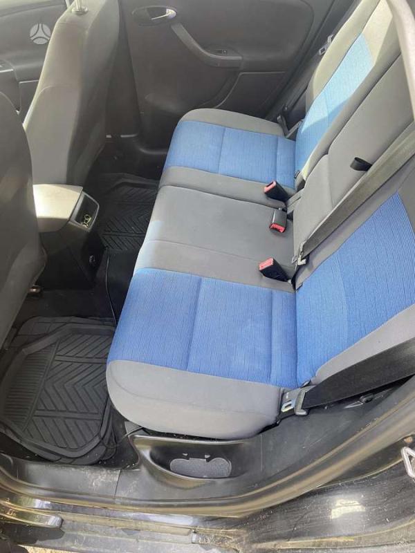 Black SEAT Altea 2006 in Pasvalys, with an engine capacity of 1.90 L and mileage of 299 thousand km for 1150 €, photo 8 on AUTOMOTO.COM.LV