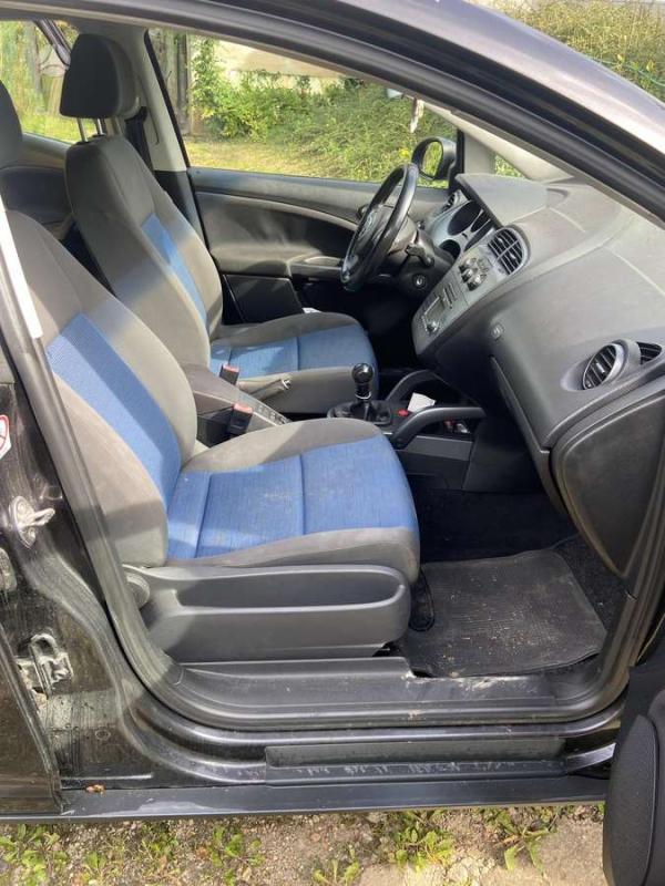 Black SEAT Altea 2006 in Pasvalys, with an engine capacity of 1.90 L and mileage of 299 thousand km for 1150 €, photo 11 on AUTOMOTO.COM.LV