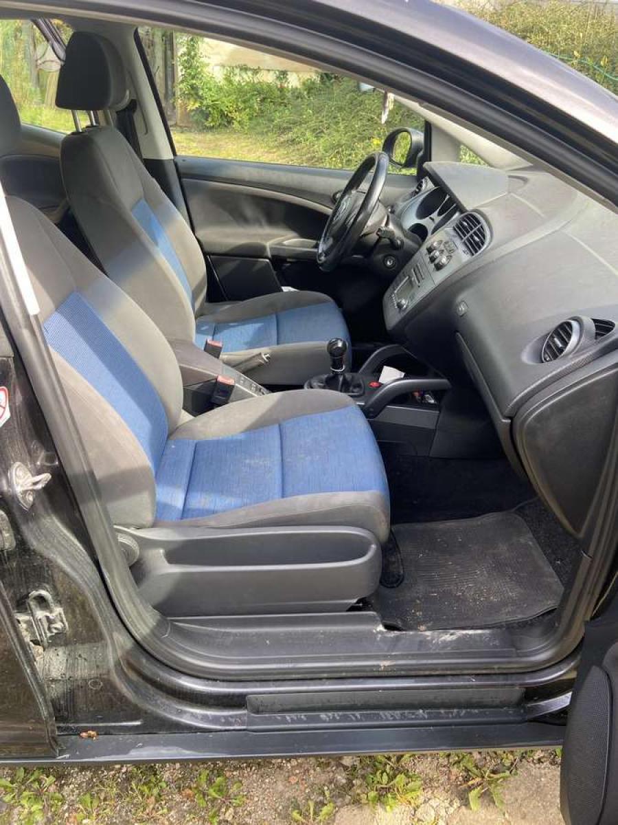 Black SEAT Altea 2006 in Pasvalys, with an engine capacity of 1.90 L and mileage of 299 thousand km for 1150 €, photo 11 on AUTOMOTO.COM.LV