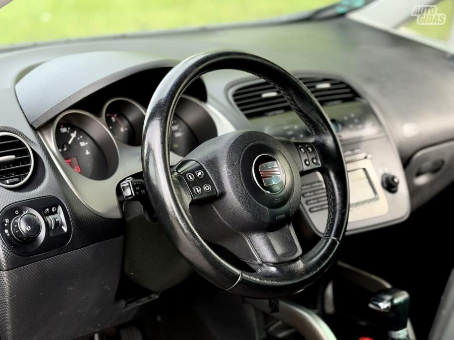 Black SEAT Altea 2007 in Kaunas, with an engine capacity of 2.00 L and mileage of 316 thousand km for 2000 €, photo 9 on AUTOMOTO.COM.LV