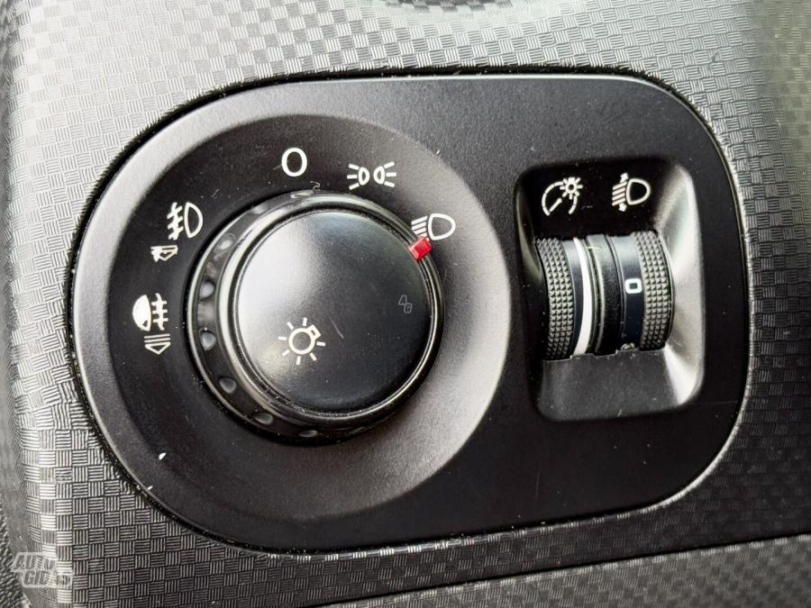 Black SEAT Altea 2007 in Kaunas, with an engine capacity of 2.00 L and mileage of 316 thousand km for 2000 €, photo 10 on AUTOMOTO.COM.LV