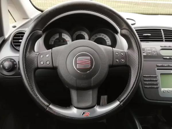Melns SEAT Altea 2007 Saldus, ar dzinēja tilpumu 2.00 L un nobraukumu 267 tūkst. km par 3700 €, foto 4 vietnē AUTOMOTO.COM.LV