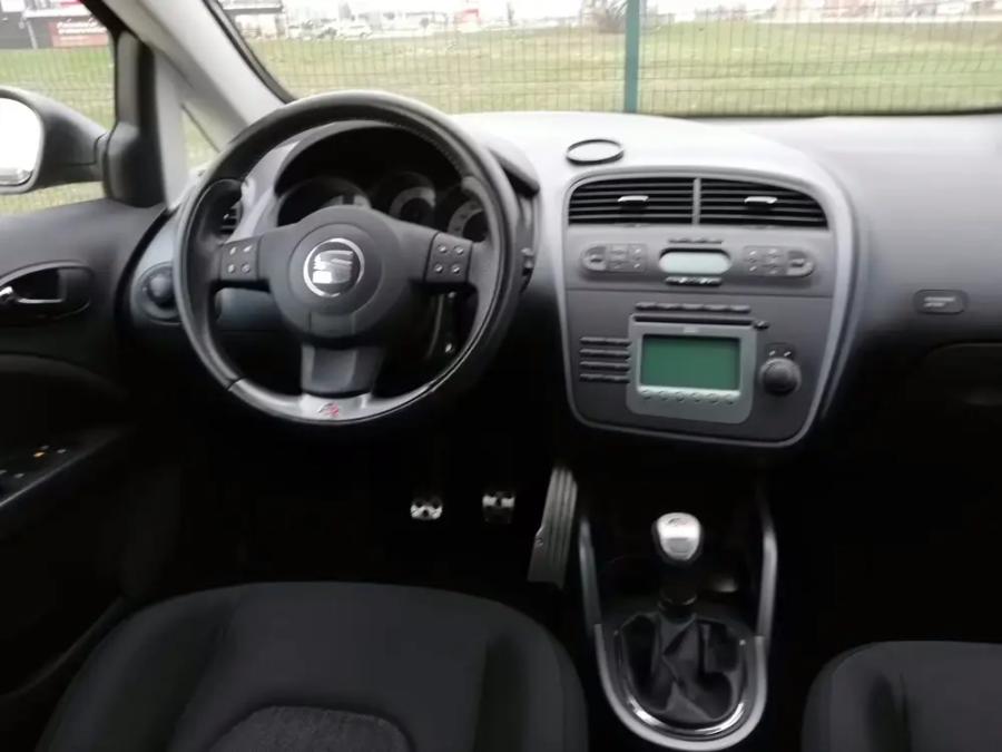 Black SEAT Altea 2007 in Saldus, with an engine capacity of 2.00 L and mileage of 267 thousand km for 3700 €, photo 6 on AUTOMOTO.COM.LV