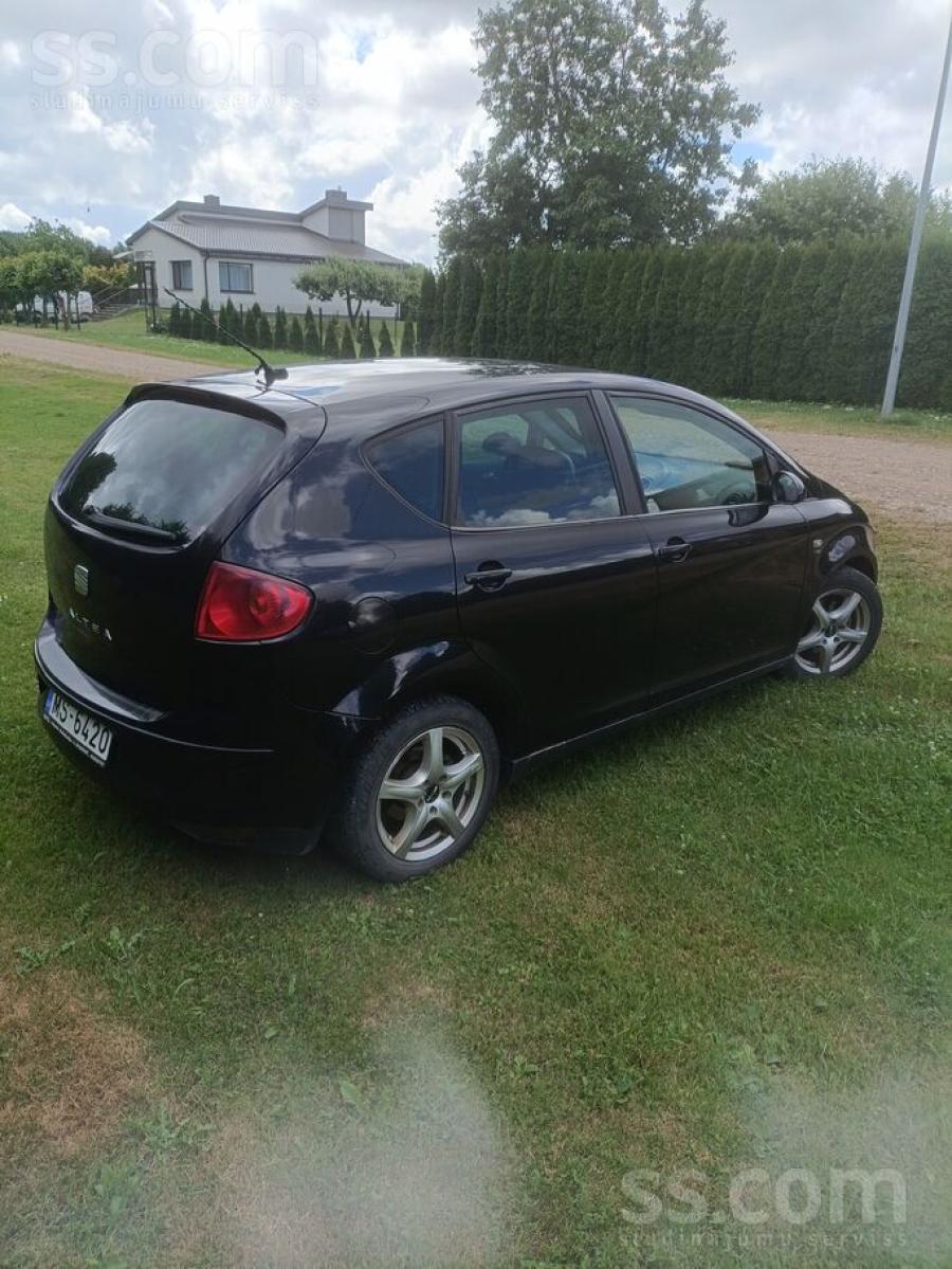 Black SEAT Altea 2007 in Ventspils, with an engine capacity of 2.00 L and mileage of 363 thousand km for 1000 €, photo 4 on AUTOMOTO.COM.LV