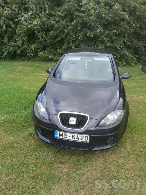 Black SEAT Altea 2007 in Ventspils, with an engine capacity of 2.00 L and mileage of 363 thousand km for 1000 €, photo 5 on AUTOMOTO.COM.LV