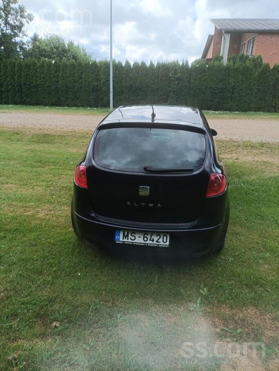 Black SEAT Altea 2007 in Ventspils, with an engine capacity of 2.00 L and mileage of 363 thousand km for 1000 €, photo 7 on AUTOMOTO.COM.LV