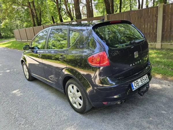 Black SEAT Altea 2008 in Jekabpils, with an engine capacity of 2.00 L and mileage of 269 thousand km for 3490 €, photo 7 on AUTOMOTO.COM.LV
