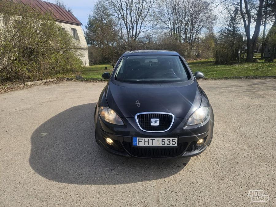 Black SEAT Altea 2009 in Jonava, with an engine capacity of 1.90 L and mileage of 197 thousand km for 1999 €, photo 1 on AUTOMOTO.COM.LV