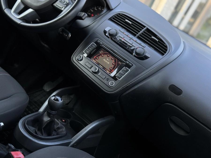 Black SEAT Altea 2010 in Riga, with an engine capacity of 1.60 L and mileage of 284 thousand km for 4390 €, photo 14 on AUTOMOTO.COM.LV