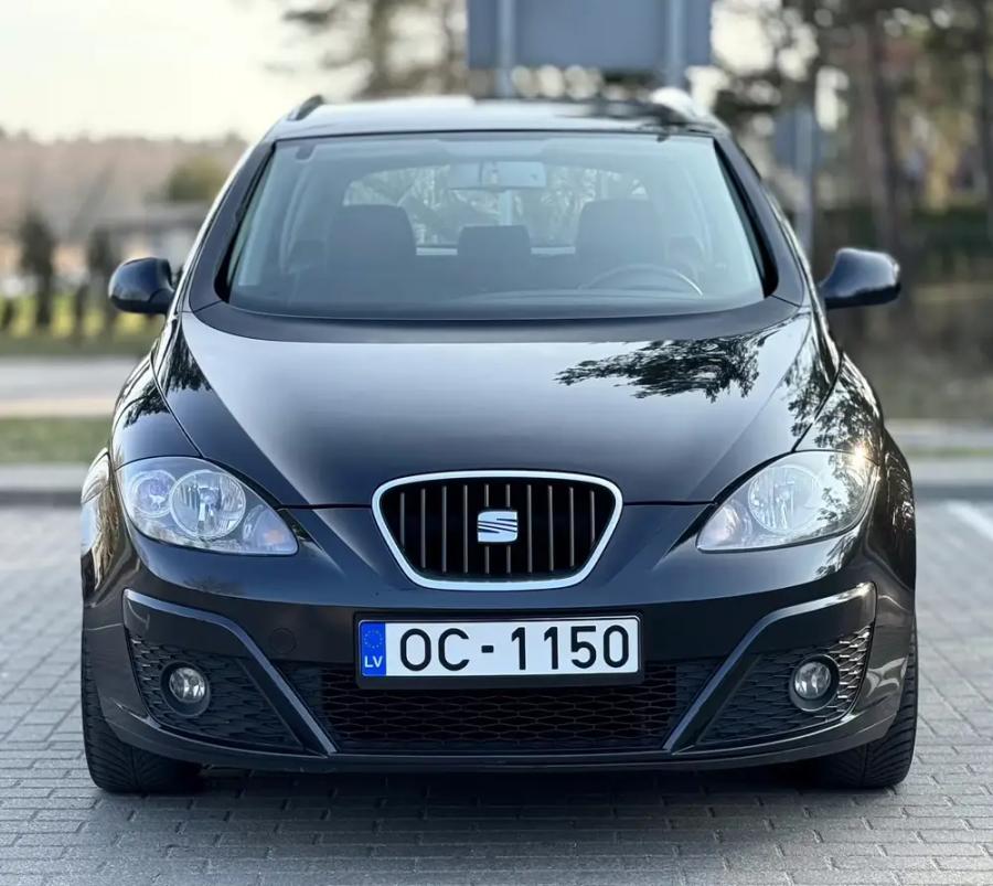 Black SEAT Altea 2010 in Jurmala, with an engine capacity of 1.60 L and mileage of 284 thousand km for 4390 €, photo 8 on AUTOMOTO.COM.LV