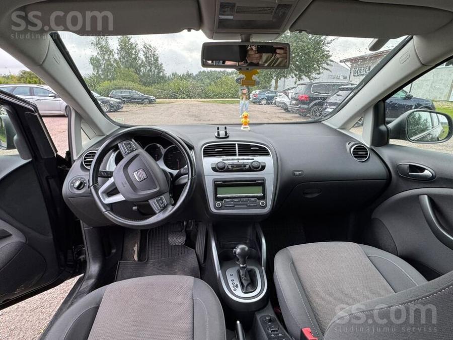 Black SEAT Altea 2012 in Riga, with an engine capacity of 2.00 L and mileage of 219 thousand km for 4800 €, photo 3 on AUTOMOTO.COM.LV