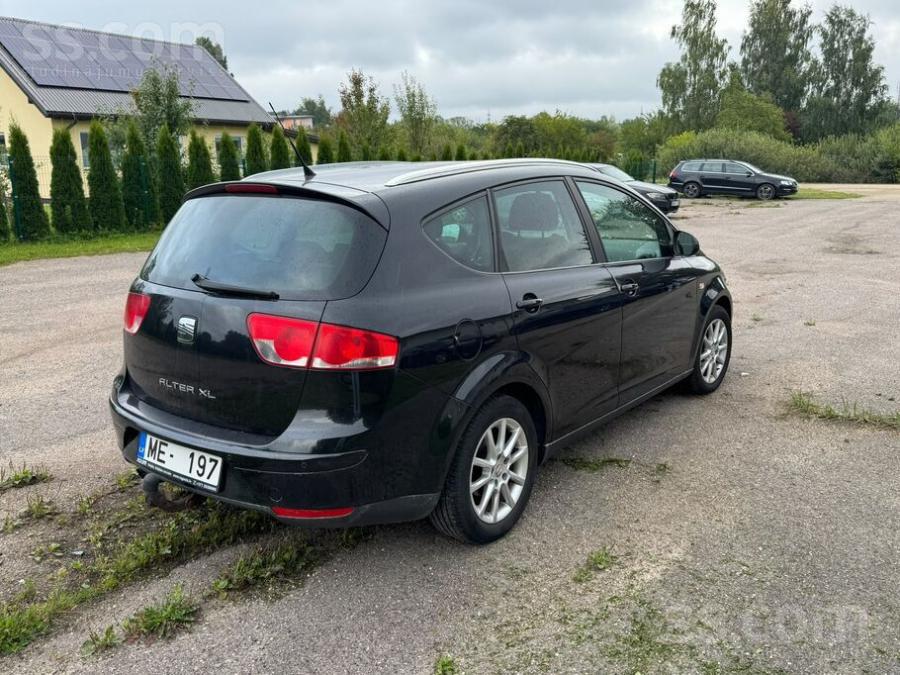 Black SEAT Altea 2012 in Riga, with an engine capacity of 2.00 L and mileage of 219 thousand km for 4800 €, photo 5 on AUTOMOTO.COM.LV