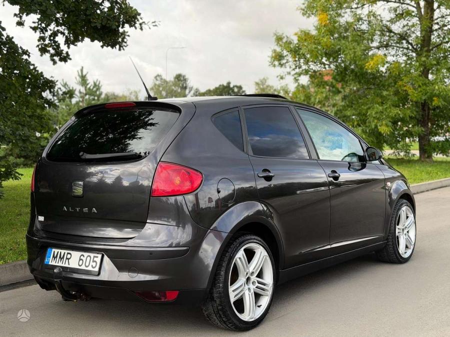 Melns SEAT Altea 2005 Kauņa, ar dzinēja tilpumu 1.97 L un nobraukumu 322 tūkst. km par 3000 €, foto 5 vietnē AUTOMOTO.COM.LV