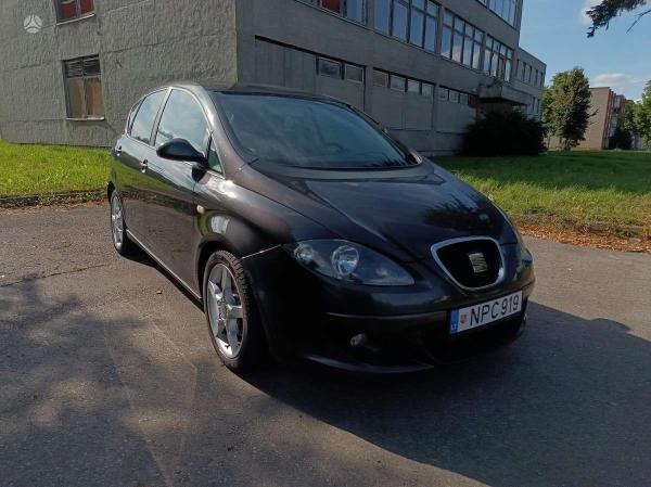 Black SEAT Altea 2006 in Panevezys, with an engine capacity of 1.97 L and mileage of 231 thousand km for 3000 €, photo 1 on AUTOMOTO.COM.LV