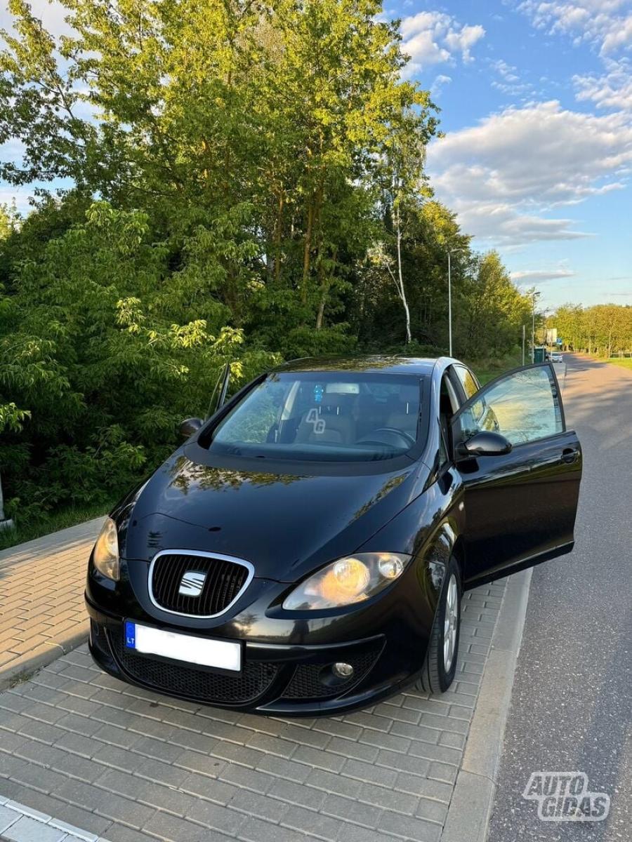 Melns SEAT Altea 2007 Viļņa, ar dzinēja tilpumu 1.90 L un nobraukumu 290 tūkst. km par 1400 €, foto 1 vietnē AUTOMOTO.COM.LV