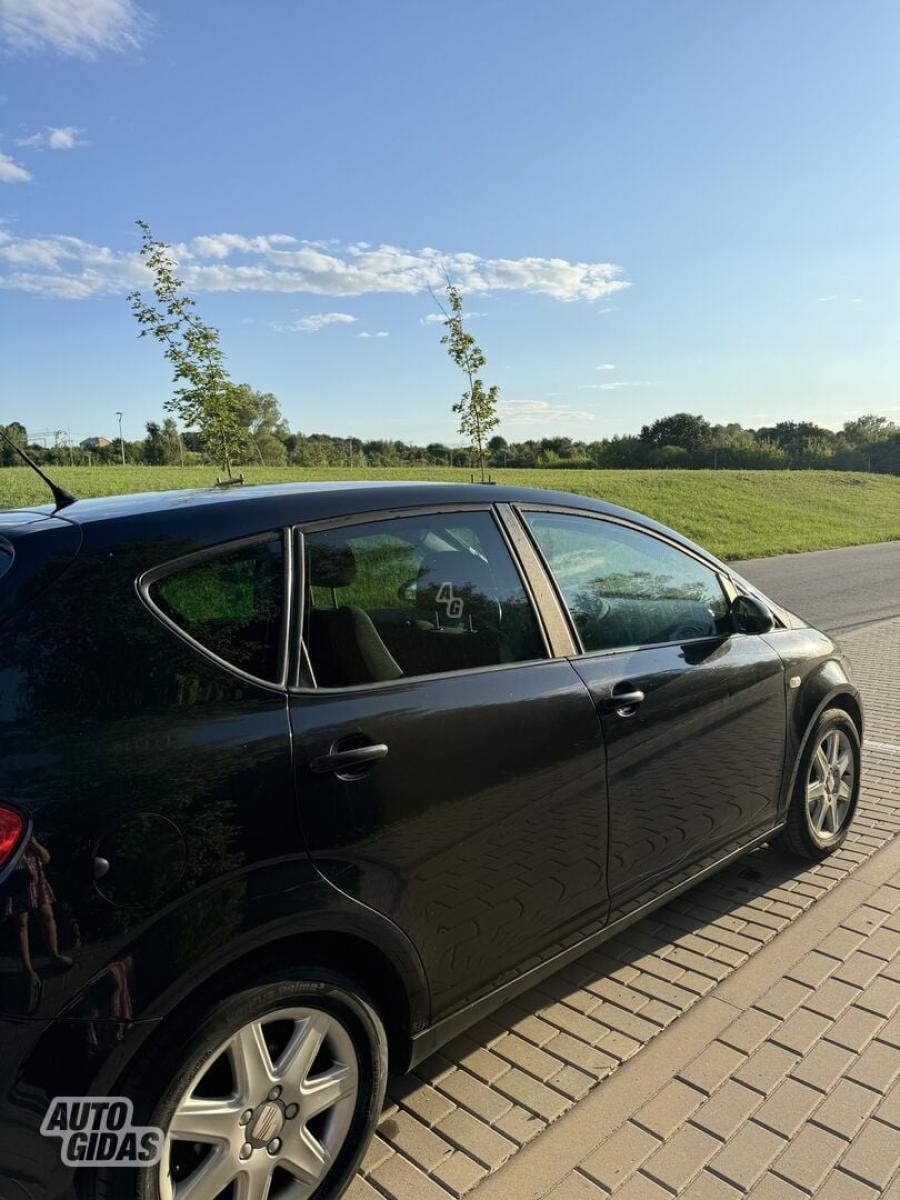 Melns SEAT Altea 2007 Viļņa, ar dzinēja tilpumu 1.90 L un nobraukumu 290 tūkst. km par 1400 €, foto 4 vietnē AUTOMOTO.COM.LV