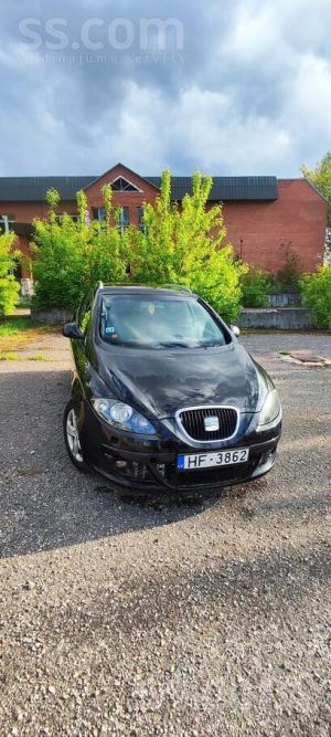 Black SEAT Altea 2008 in Daugavpils, with an engine capacity of 1.90 L and mileage of 376 thousand km for 1800 €, photo 3 on AUTOMOTO.COM.LV
