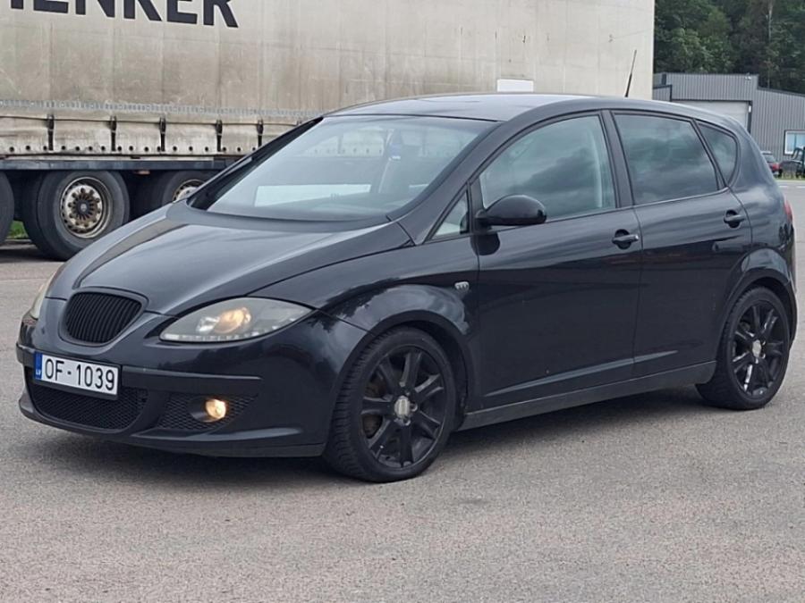 Black SEAT Altea 2008 in Riga, with an engine capacity of 2.00 L and mileage of 228 thousand km for 2490 €, photo 3 on AUTOMOTO.COM.LV