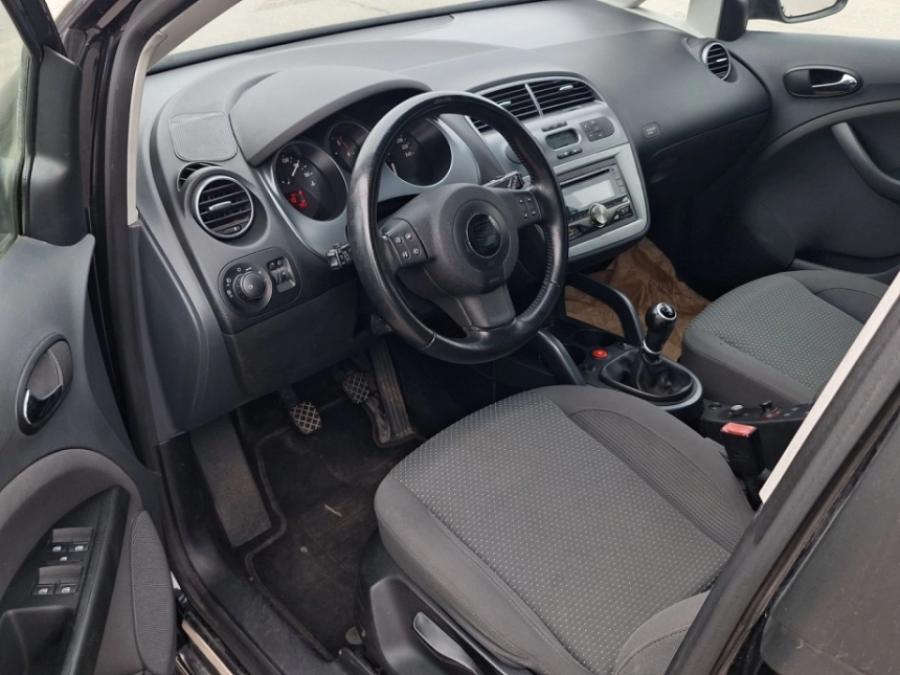 Black SEAT Altea 2008 in Riga, with an engine capacity of 2.00 L and mileage of 228 thousand km for 2490 €, photo 4 on AUTOMOTO.COM.LV