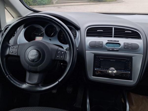 Black SEAT Altea 2008 in Riga, with an engine capacity of 2.00 L and mileage of 228 thousand km for 2490 €, photo 6 on AUTOMOTO.COM.LV
