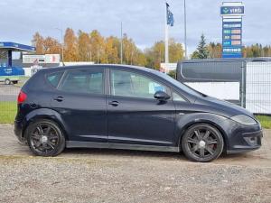 Black SEAT Altea 2008 in Riga, with an engine capacity of 2.00 L and mileage of 228 thousand km for 2490 €, photo 10 on AUTOMOTO.COM.LV