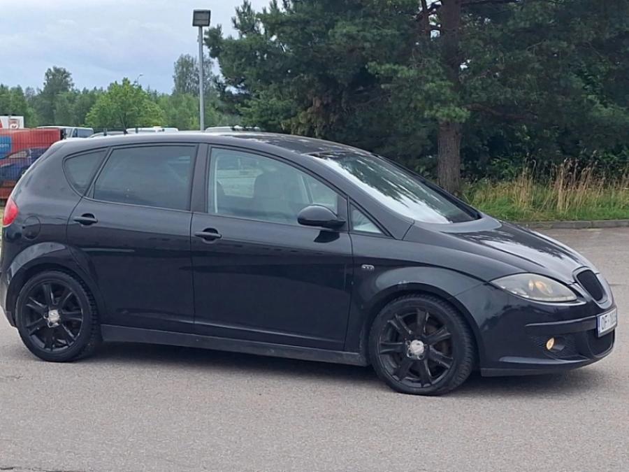 Black SEAT Altea 2008 in Riga, with an engine capacity of 2.00 L and mileage of 228 thousand km for 2490 €, photo 33 on AUTOMOTO.COM.LV