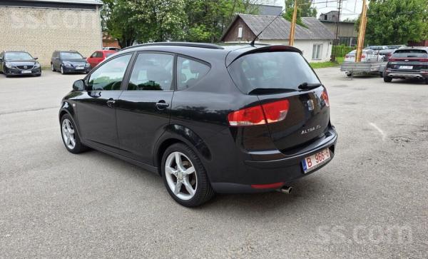 Black SEAT Altea 2008 in Limbazi, with an engine capacity of 1.60 L and mileage of 261 thousand km for 3450 €, photo 5 on AUTOMOTO.COM.LV