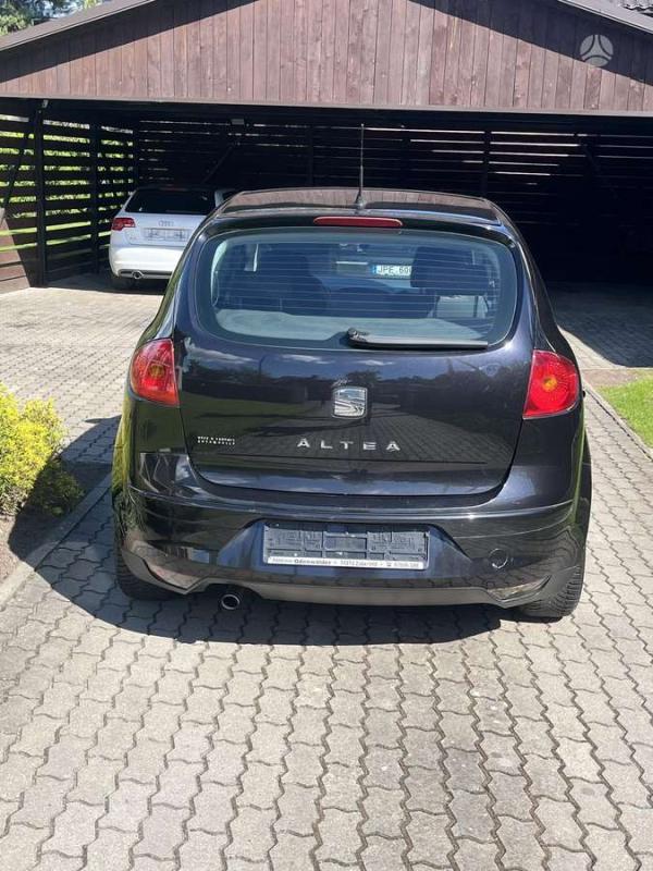 Black SEAT Altea 2008 in Alytus, with an engine capacity of 1.60 L and mileage of 187 thousand km for 2150 €, photo 6 on AUTOMOTO.COM.LV