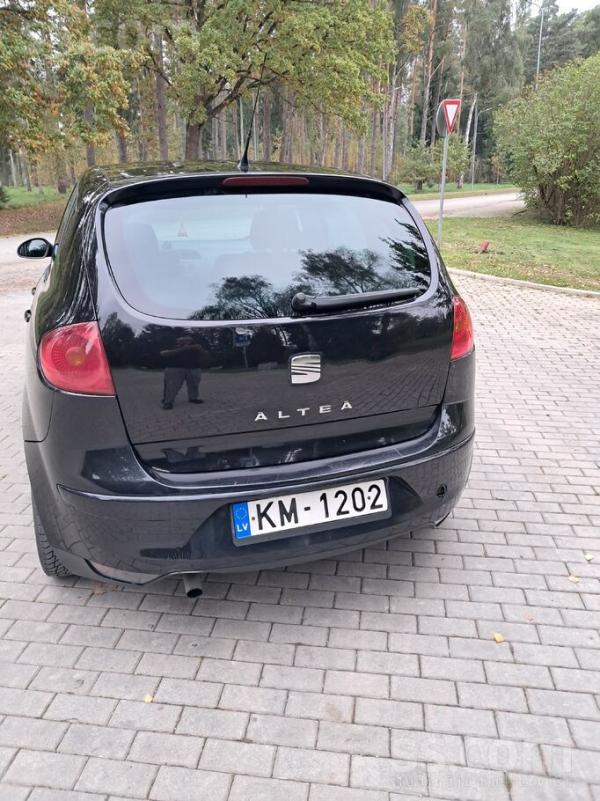 Black SEAT Altea 2008 in Saldus, with an engine capacity of 1.90 L and mileage of 300 thousand km for 1900 €, photo 3 on AUTOMOTO.COM.LV