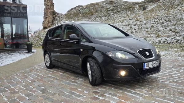 Melns SEAT Altea 2010 Rēzekne, ar dzinēja tilpumu 2.00 L un nobraukumu 269 tūkst. km par 4800 €, foto 2 vietnē AUTOMOTO.COM.LV