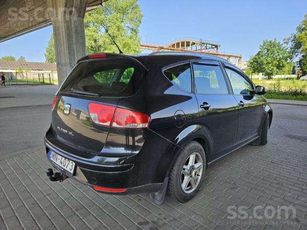 Black SEAT Altea 2010 in Daugavpils, with an engine capacity of 2.00 L and mileage of 249 thousand km for 3200 €, photo 5 on AUTOMOTO.COM.LV