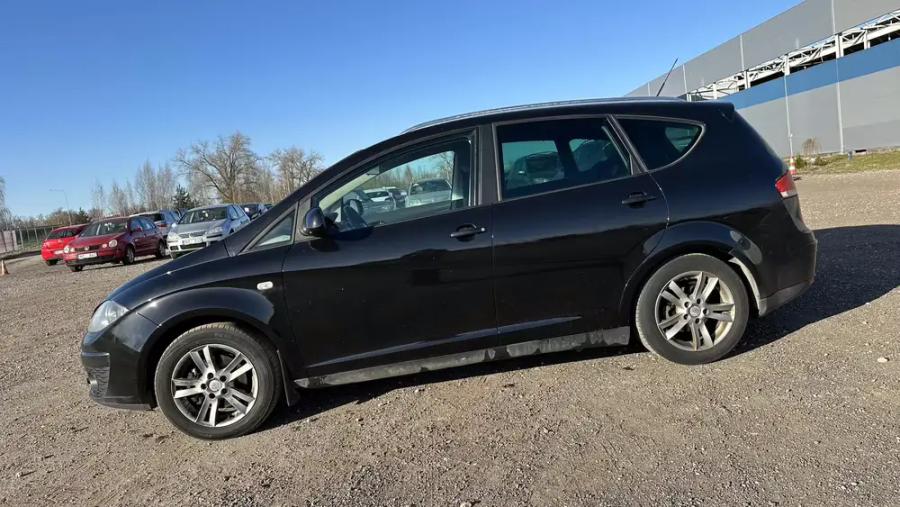 Melns SEAT Altea 2010 Daugavpils, ar dzinēja tilpumu 1.90 L un nobraukumu 277 tūkst. km par 3950 €, foto 3 vietnē AUTOMOTO.COM.LV