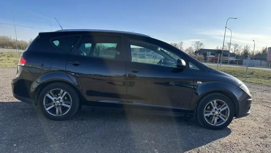 Melns SEAT Altea 2010 Daugavpils, ar dzinēja tilpumu 1.90 L un nobraukumu 277 tūkst. km par 3950 €, foto 7 vietnē AUTOMOTO.COM.LV
