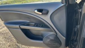 Melns SEAT Altea 2010 Daugavpils, ar dzinēja tilpumu 1.90 L un nobraukumu 277 tūkst. km par 3950 €, foto 19 vietnē AUTOMOTO.COM.LV