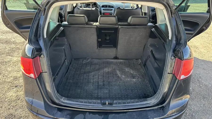 Melns SEAT Altea 2010 Daugavpils, ar dzinēja tilpumu 1.90 L un nobraukumu 277 tūkst. km par 3950 €, foto 26 vietnē AUTOMOTO.COM.LV